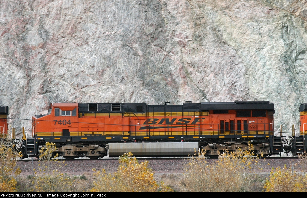 BNSF 7404